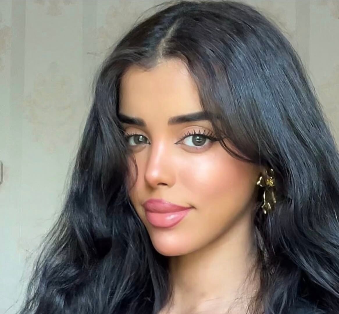 From Struggles to Stardom: Roua Mohamed's Journey