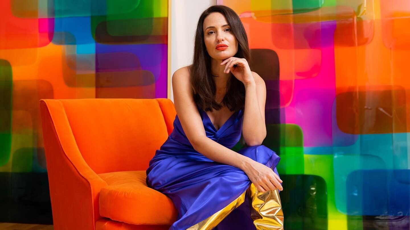 Nat Bowen: The Queen of Colour Who is Redefining Art