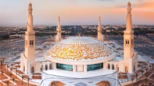 What Makes Sheikh Khalifa Mosque in Al Ain So Breathtaking?