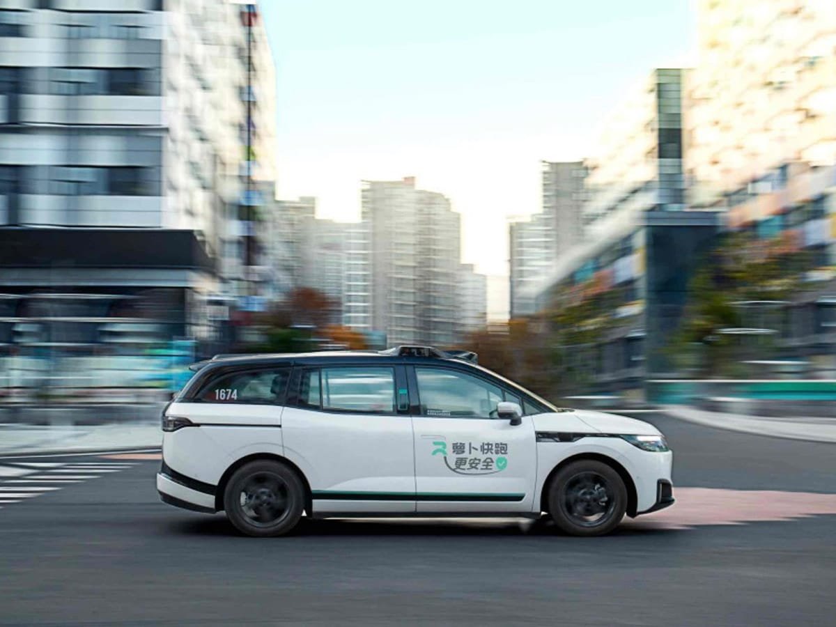 Dubai to Launch 100 Self-Driving Taxis by End of Year