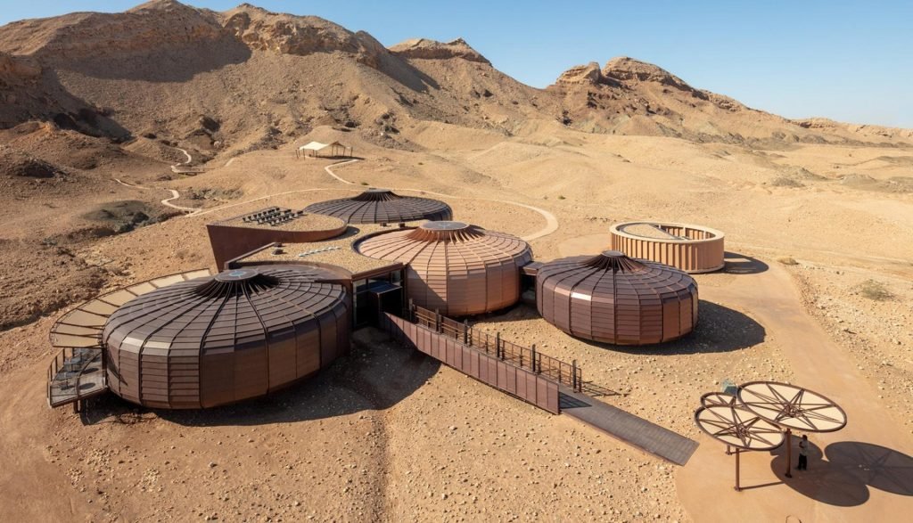 UAE Desert Fossils Shock Tourists Across the Mountains 2025